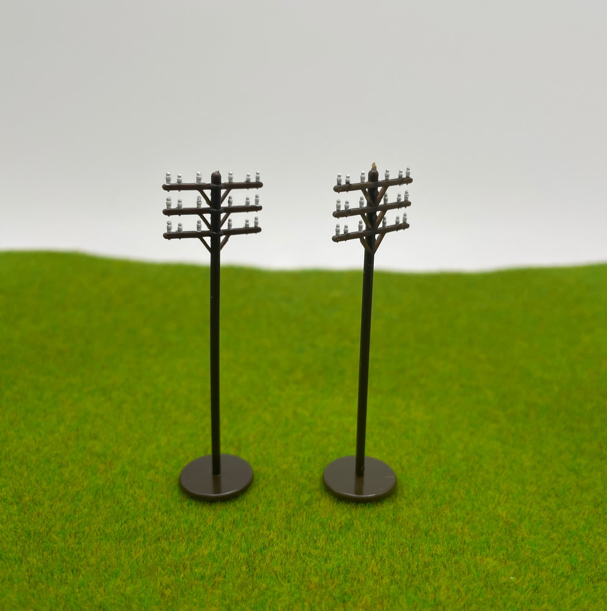 HO Scale Telephone Poles (12pcs) – Rock Island Hobby