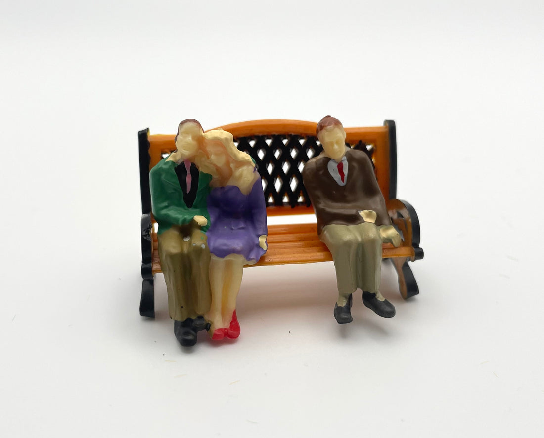 O Scale Sitting Figures – Rock Island Hobby