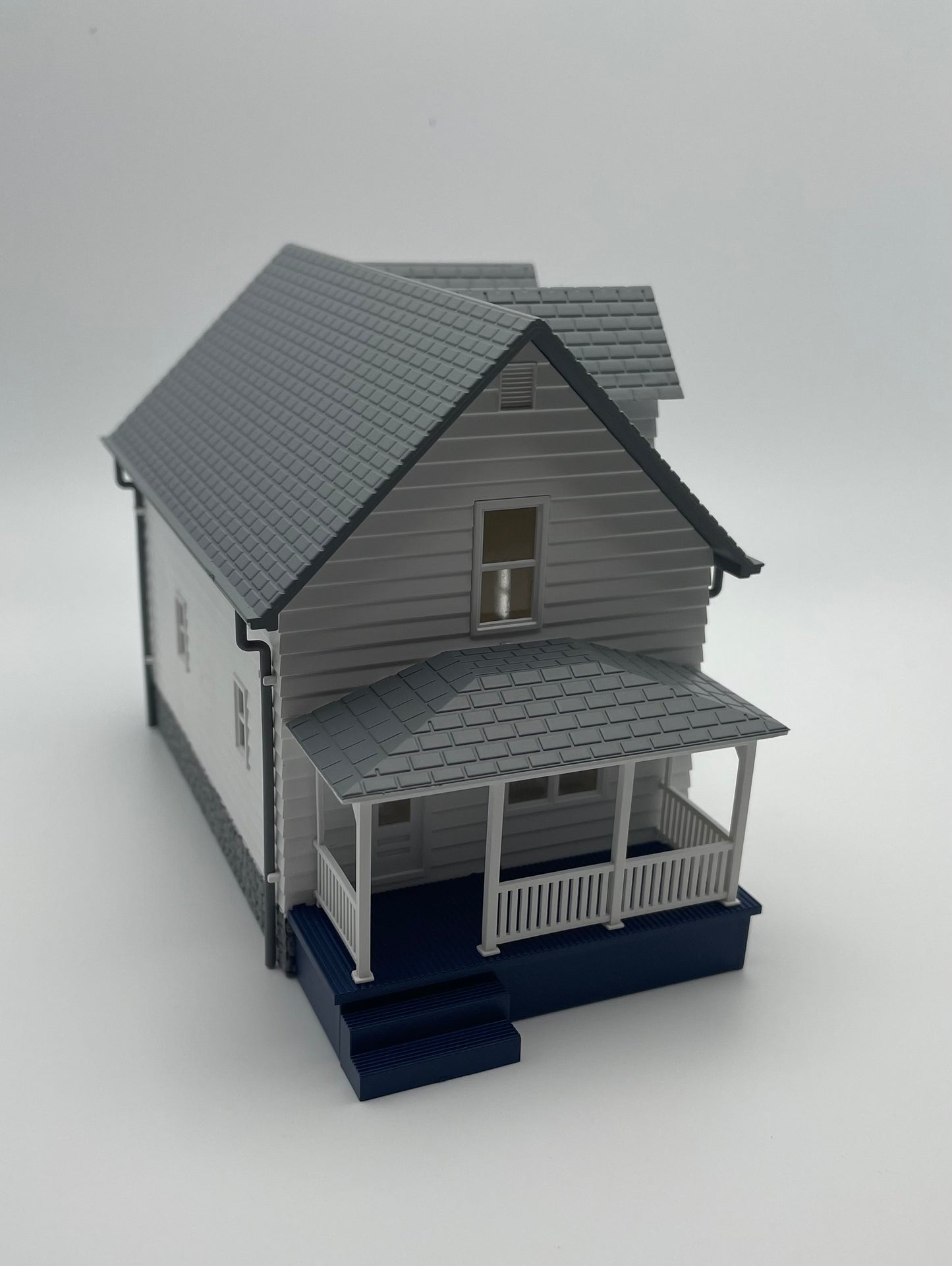 N Scale Farmhouse White – Rock Island Hobby